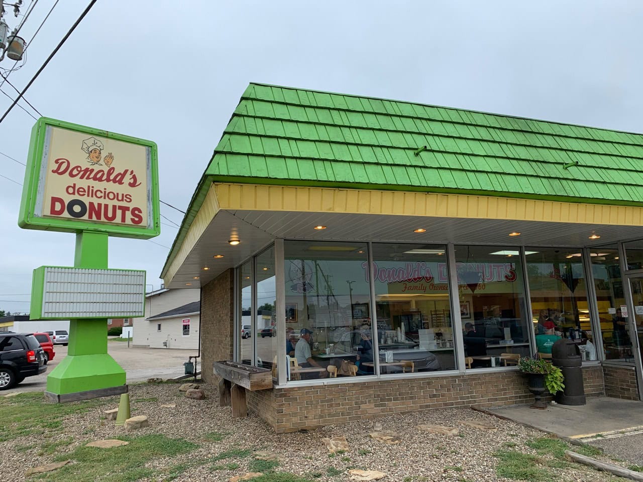 Donald's Donuts | Zanesville, OH - Breakfast With Nick